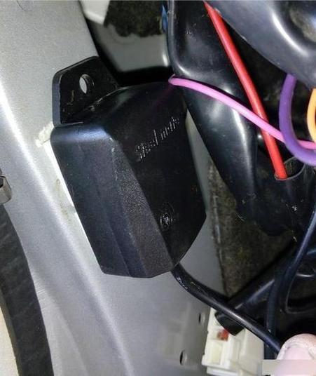 汽车靠近报警器截图