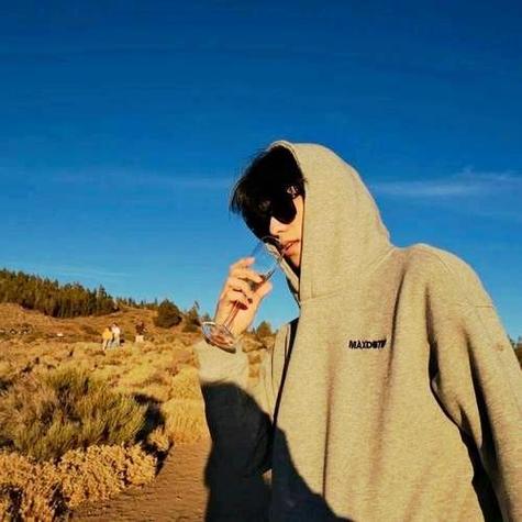 不喜欢换头像的女人心理图标