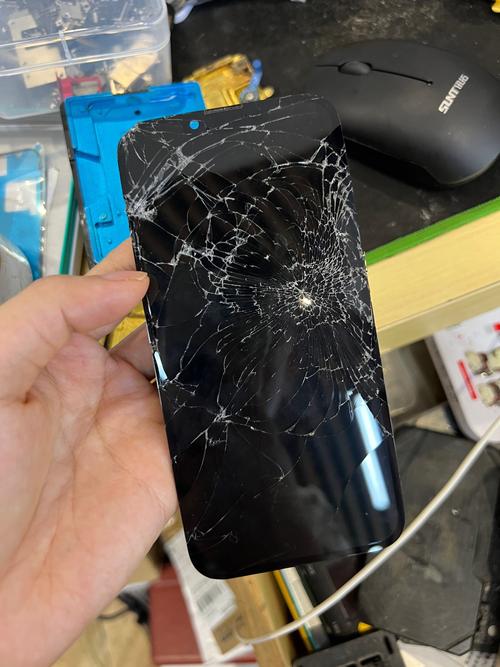 手机摔了一下屏幕一闪一闪的游戏截图