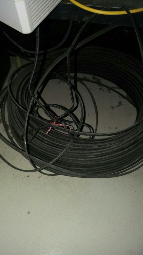 黑色的光纤线断了图标