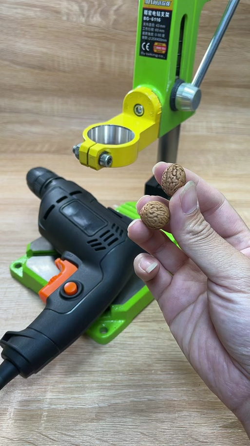 手电钻加工手串视频截图