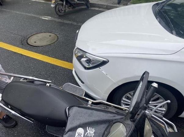 电动车碰到汽车怎么处理图标