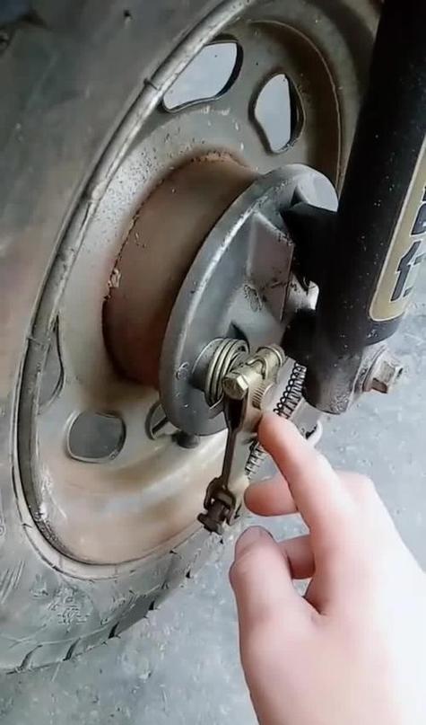电动车一捏后刹就甩尾图标