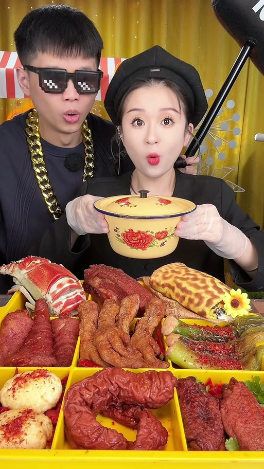 吃播兄妹俩九宫格截图