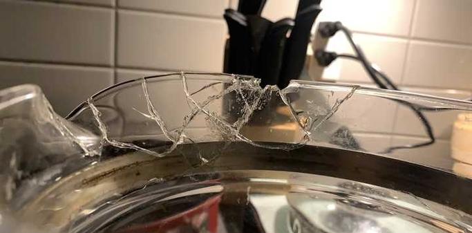 玻璃水壶裂缝怎样修复图标