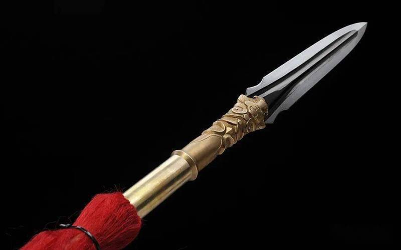 一半是长枪一半是剑的武器