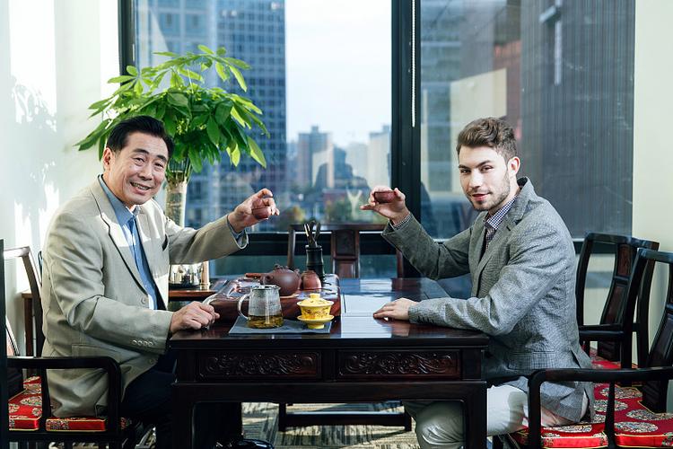 去茶馆喝茶的人是什么客截图