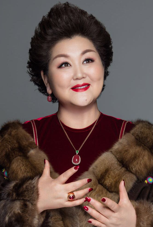 乌日娜出生年月日图标