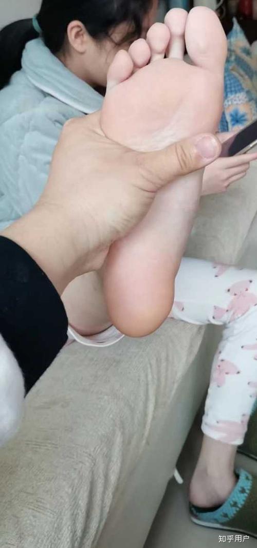 中国小女生漂亮的脚丫截图
