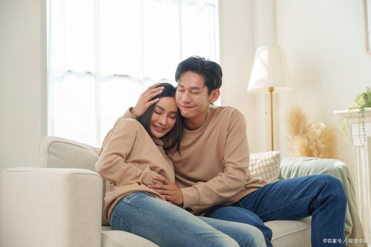 女朋友问我在干嘛呢怎么回才幽默截图