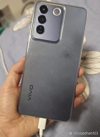 vivo手机后壳轻微凸起缩略图