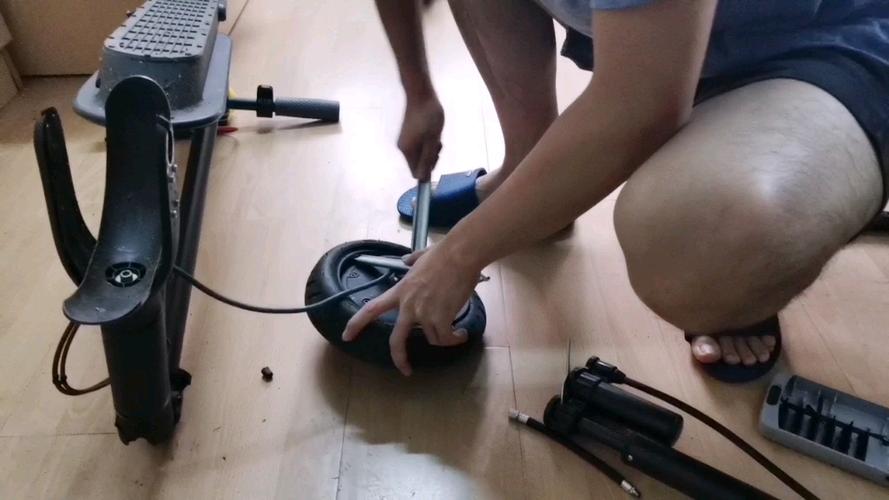 小米电动滑板车轮胎更换视频图标