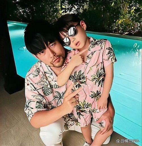 周杰伦一家五口图片截图