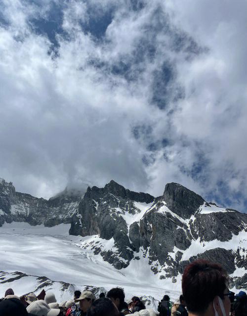 玉龙雪山可以自己爬吗图标