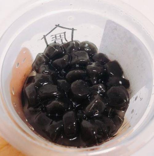 奶茶里黑色的像芝麻图标