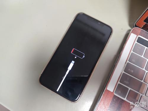 iPhone新机第一次充电图标