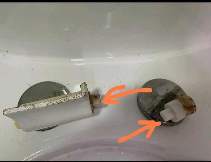 马桶座圈坏了怎么修图标