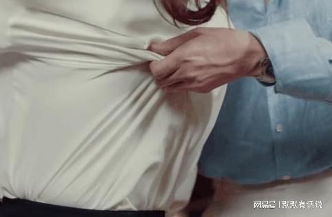 男生拉女生内衣带子代表什么截图