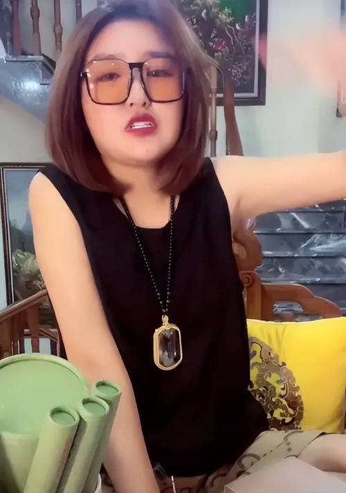 东北小品女演员娇娇图标