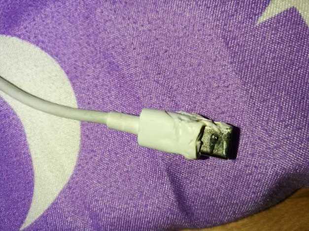 手机充电器接口接触不良图标