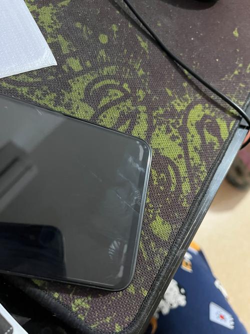 华为手机贴上钢化膜后变得不灵敏