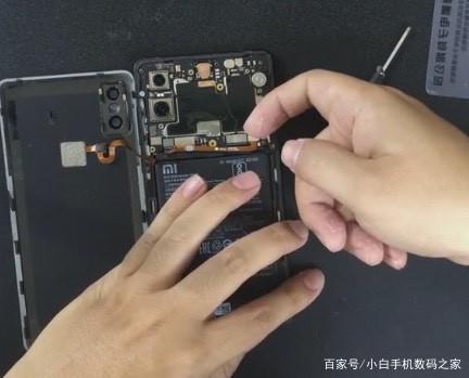 小米mix2s换电池的方法