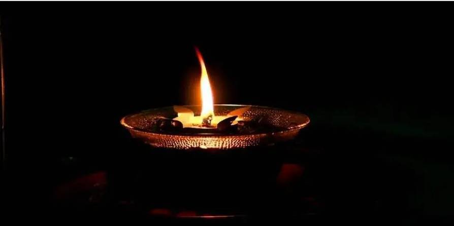 苹果手机手电筒能开一夜吗图标
