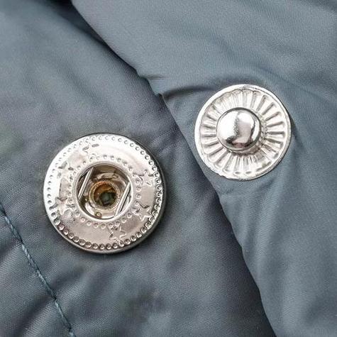 羽绒服扣子掉漆怎么补救