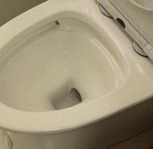 马桶水坑存水太少图标