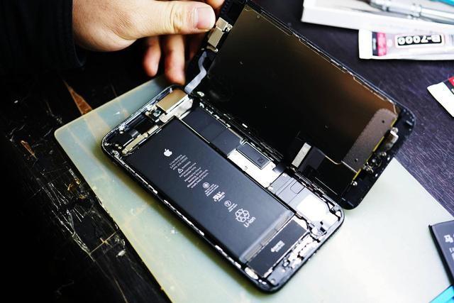 iphone7P换电池后老是重启图标