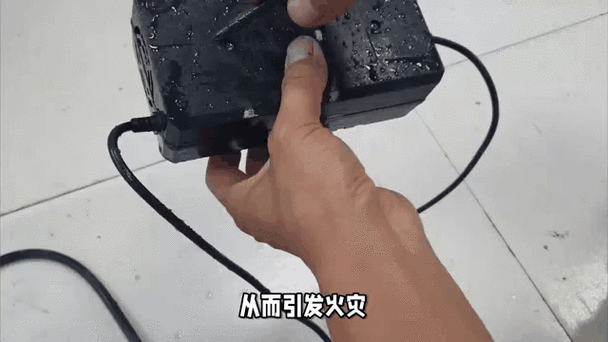 充电器泡水了图片图标