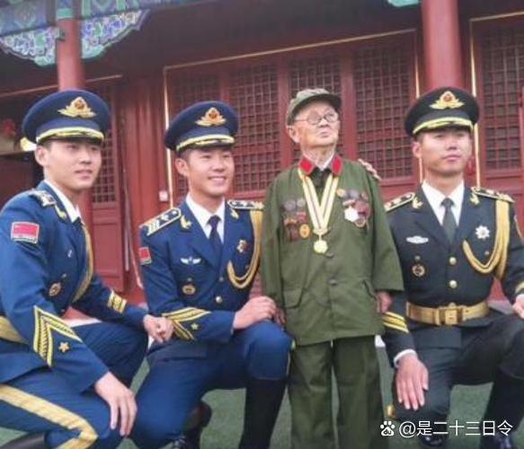 二等兵是什么级别图标