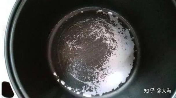 电饭煲里面的涂层掉了还能用吗