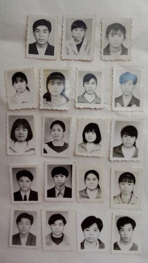 一寸黑白照片学生图标