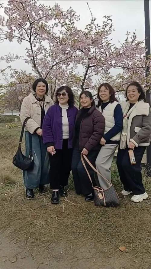 和姐妹一起玩时的心情
