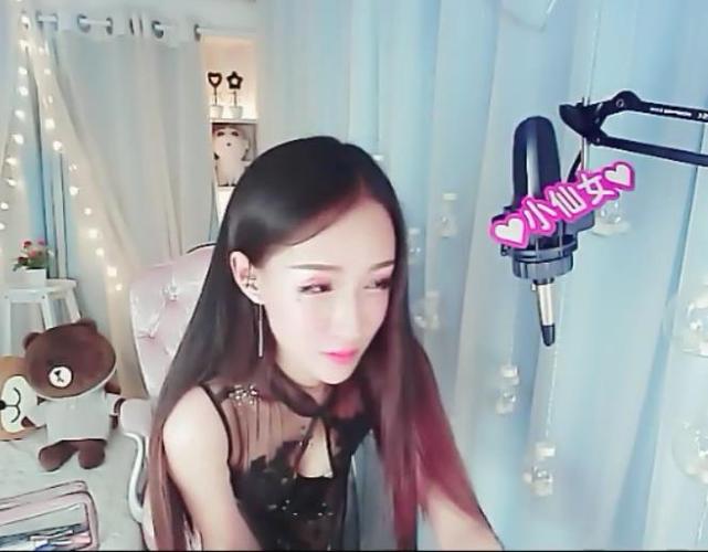 小仙女秀在线观看图标