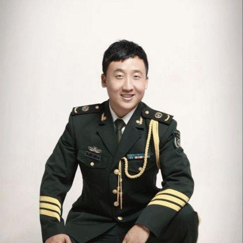 演员李思博身价多少亿图标