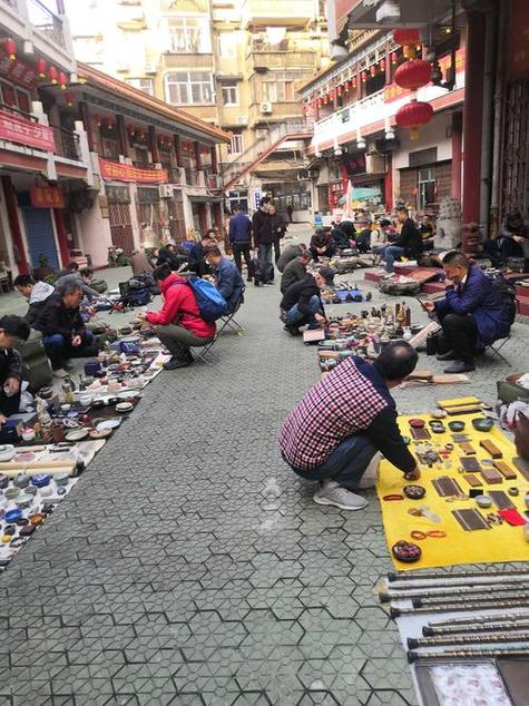 离我最近的古玩市场缩略图