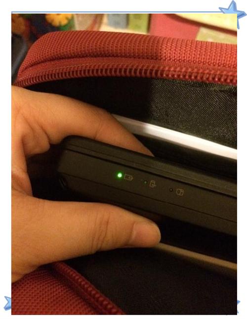 华硕笔记本灯泡标志闪烁 开不了机