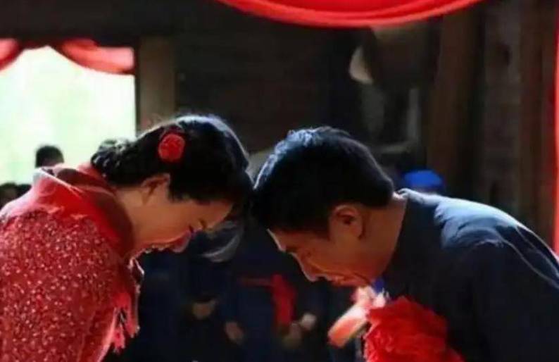 找附近离婚单身妇女图标