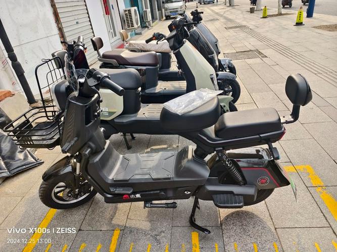 小鸟电动车怎么解除超速报警图标