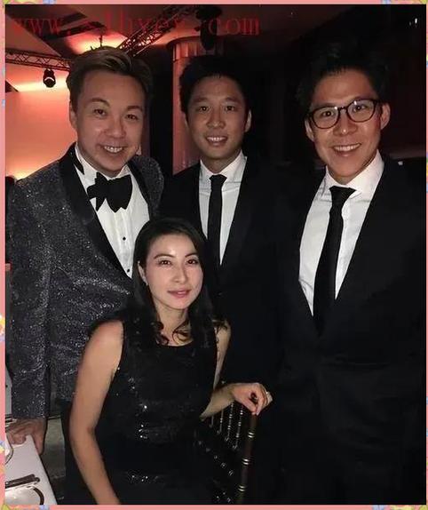 郭晶晶三个丈夫图标