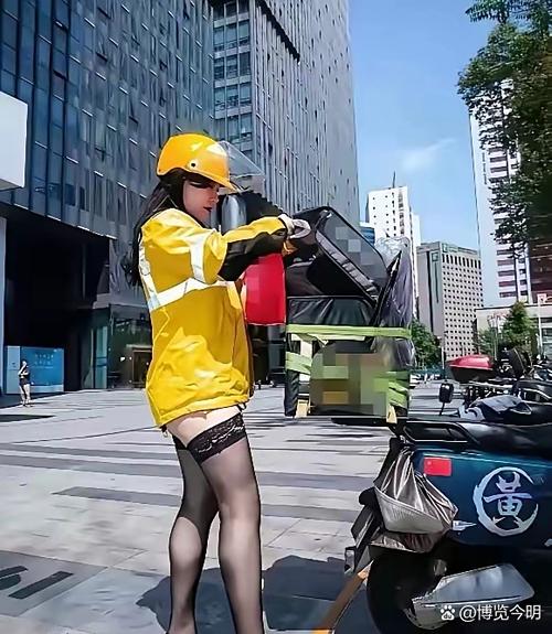 一个女人一旦跑外卖图标