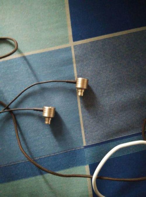 耳机的声音突然变小了截图