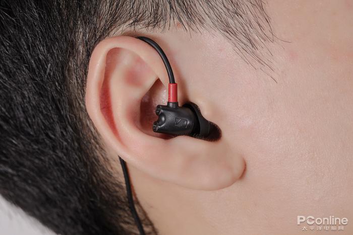 入耳式耳机一边声音小