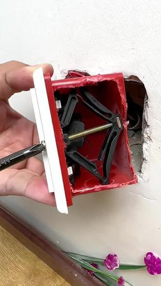 固定插座暗盒用什么胶图标