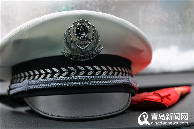 交警戴什么颜色的帽子图标