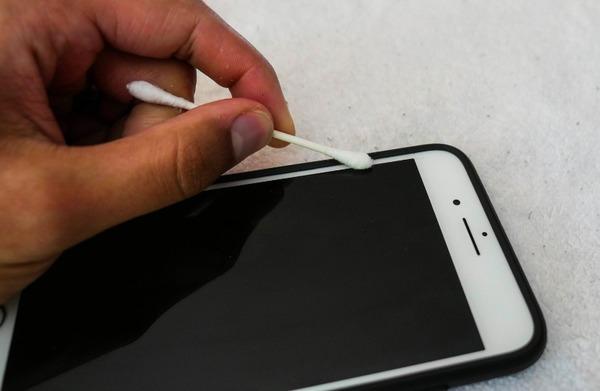 手机屏幕缝隙灰尘清理截图