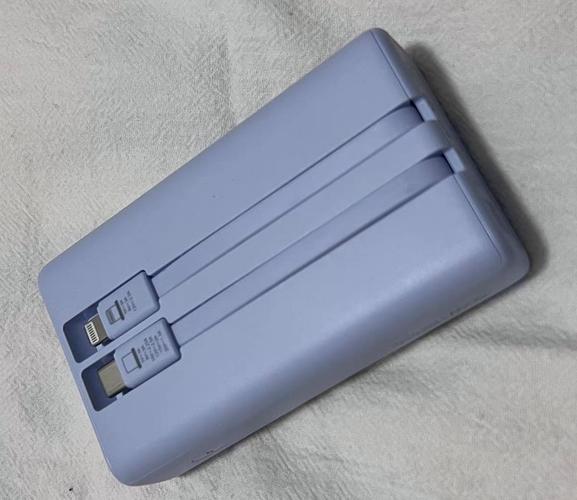 罗马仕充电宝旁边的按钮是干什么的