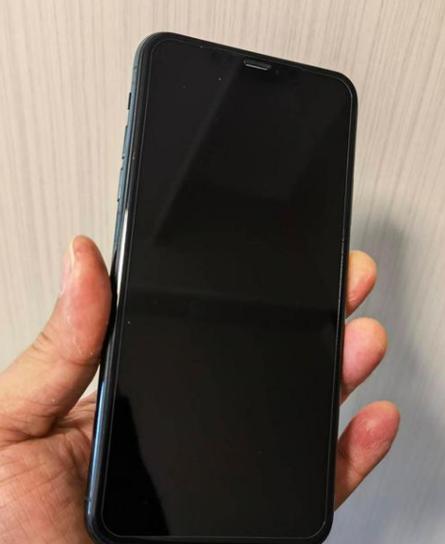 手机泡水后黑屏但闹钟能响图标